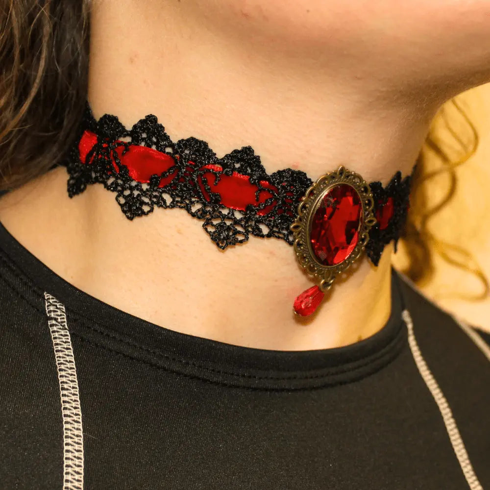 Gothic choker necklace store